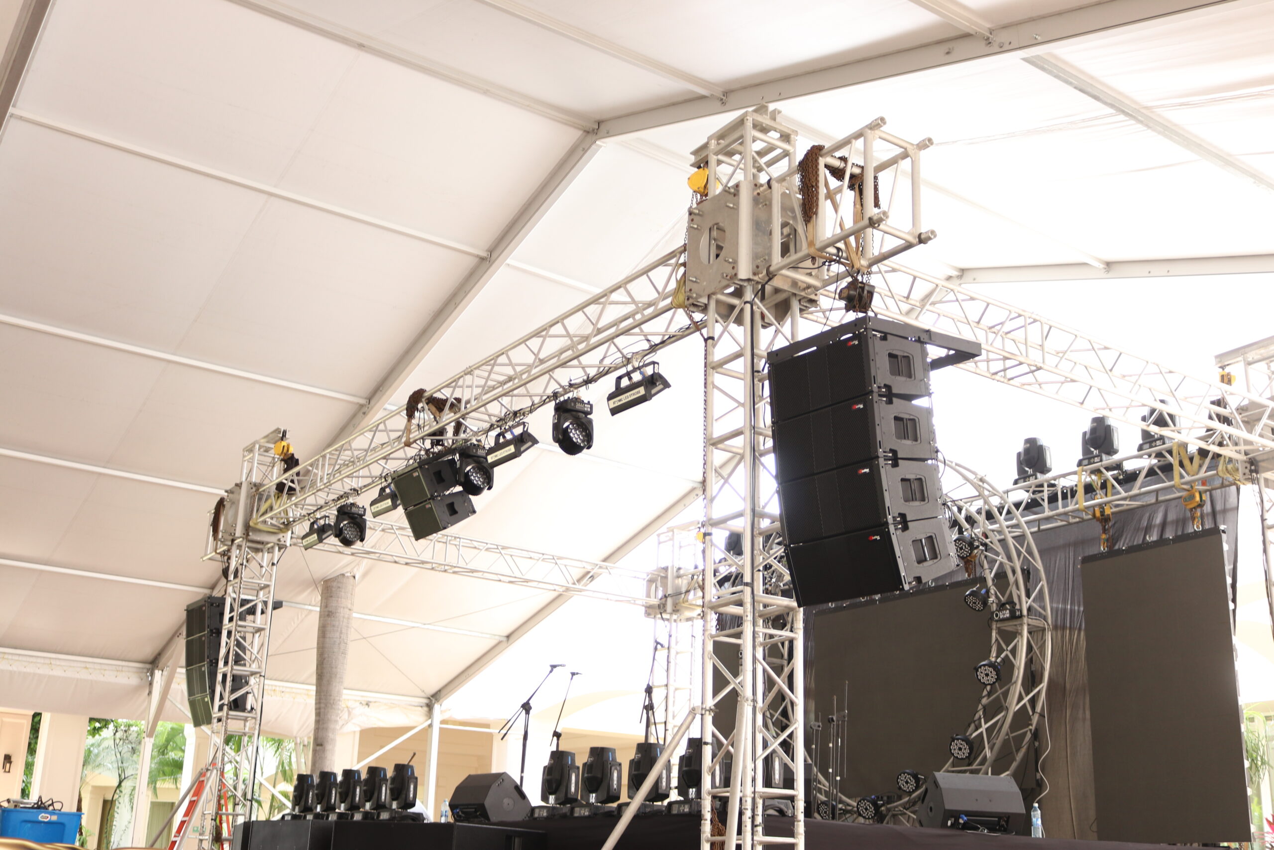 Active Line array class-D 2600W 2x10"LF-6x4"MF-3X1.4"HF - Xcalibur Pro